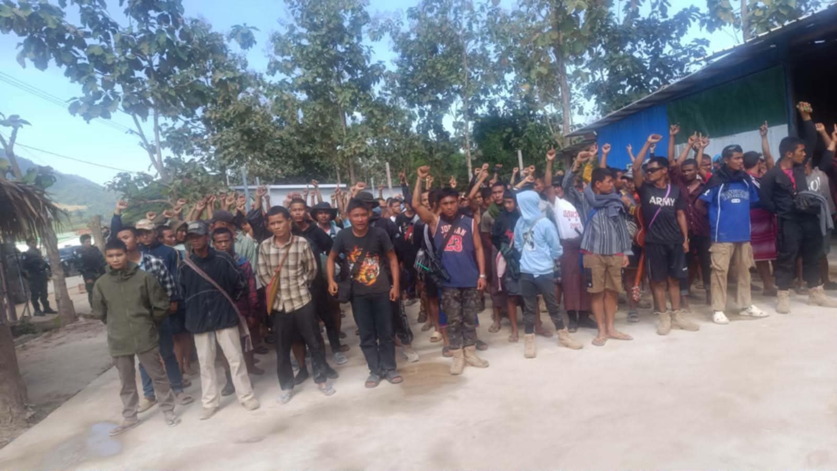 KNLA က့ၤဟ့ၣ်ကဒါက့ၤ DKBA သုးဖိဒီးတၢ်စုကဝဲၤ | ခ့ၣ်အဲးစံၣ် - KIC News